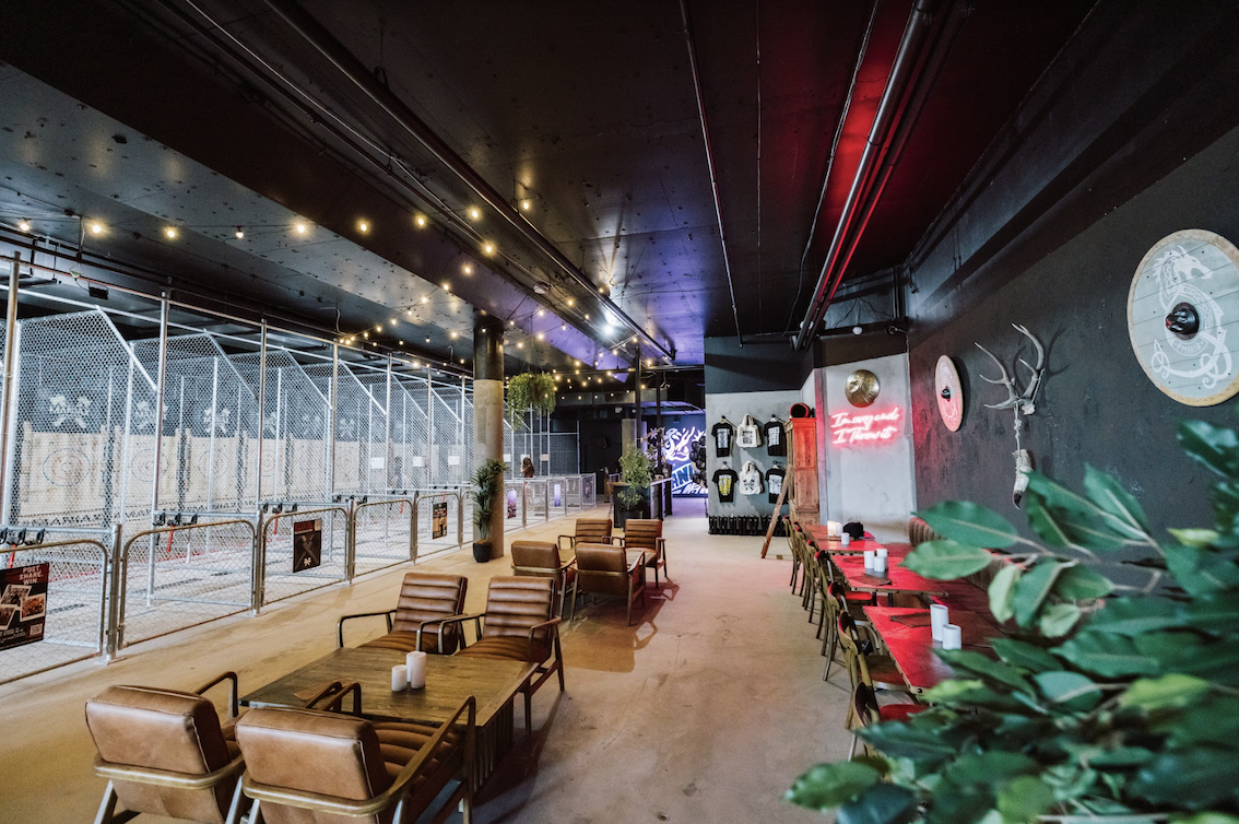 MANIAX - the ultimate axe-throwing experience in Surfers Paradise